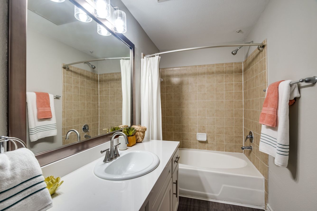 Briar Forest Apartments | Aventura on Briar Forest